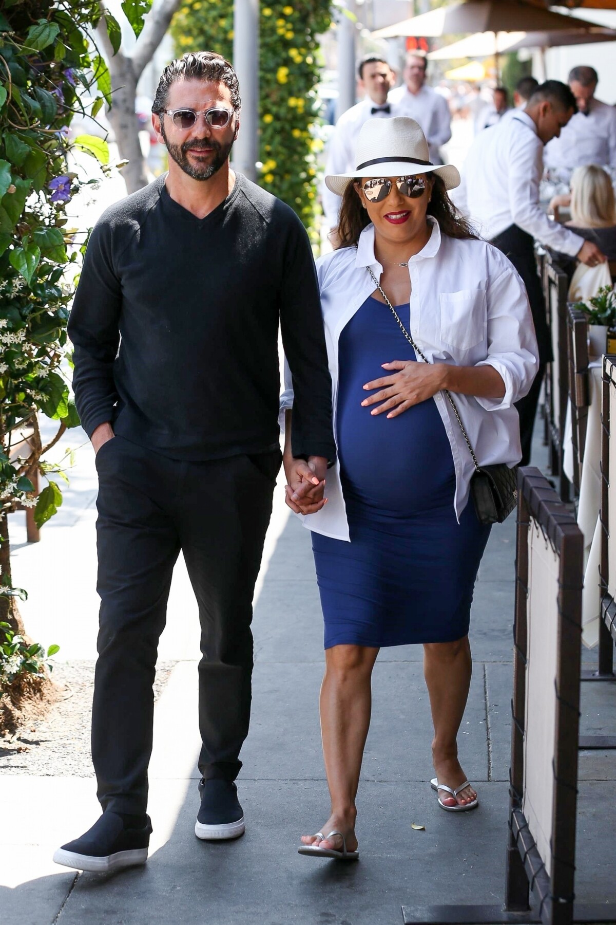 Photo : Eva Longoria très enceinte est allée déjeuner avec son mari ...