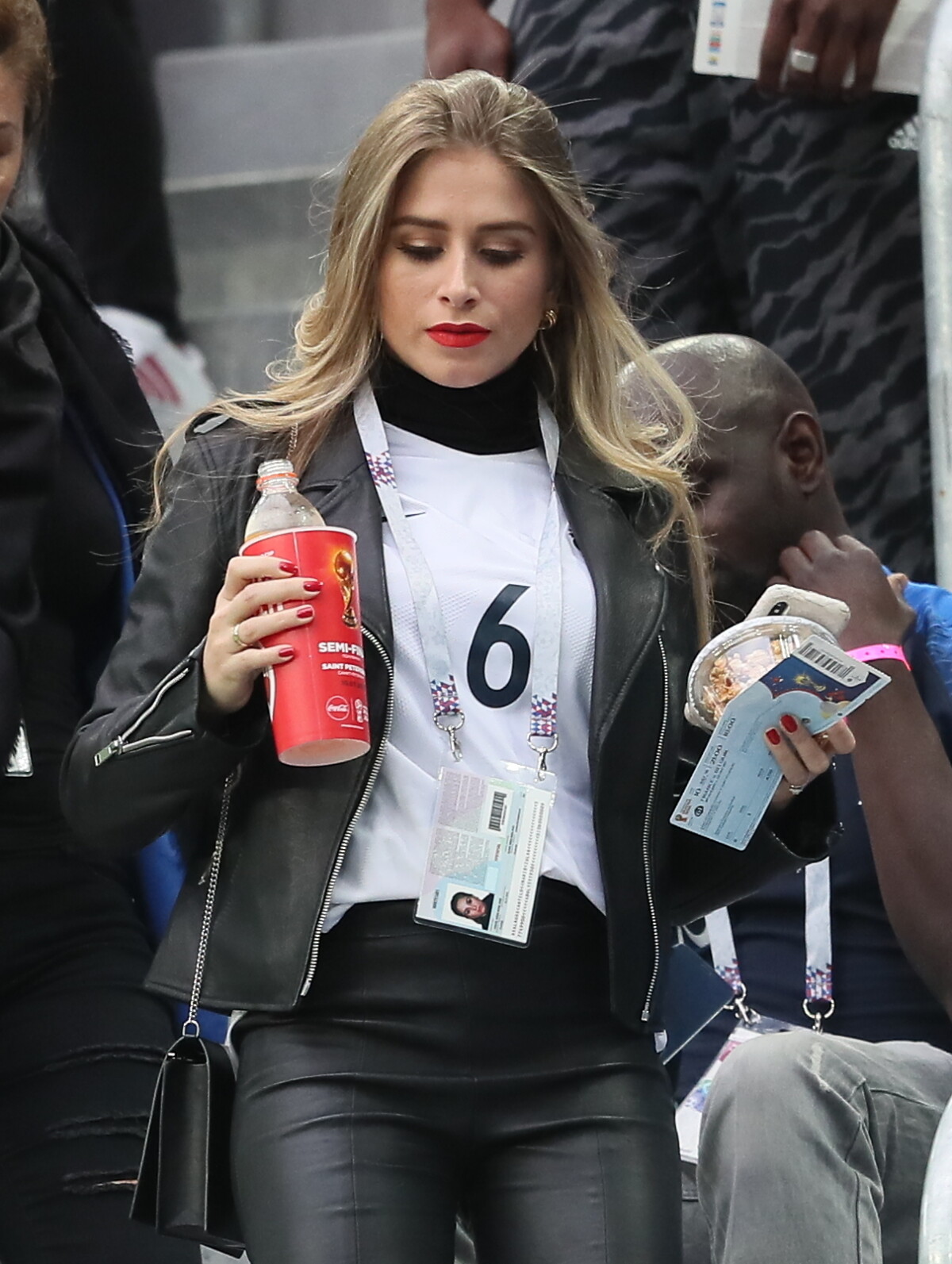 Photo : Maria Salaues, compagne de P. Pogba - Célébrités dans les ...