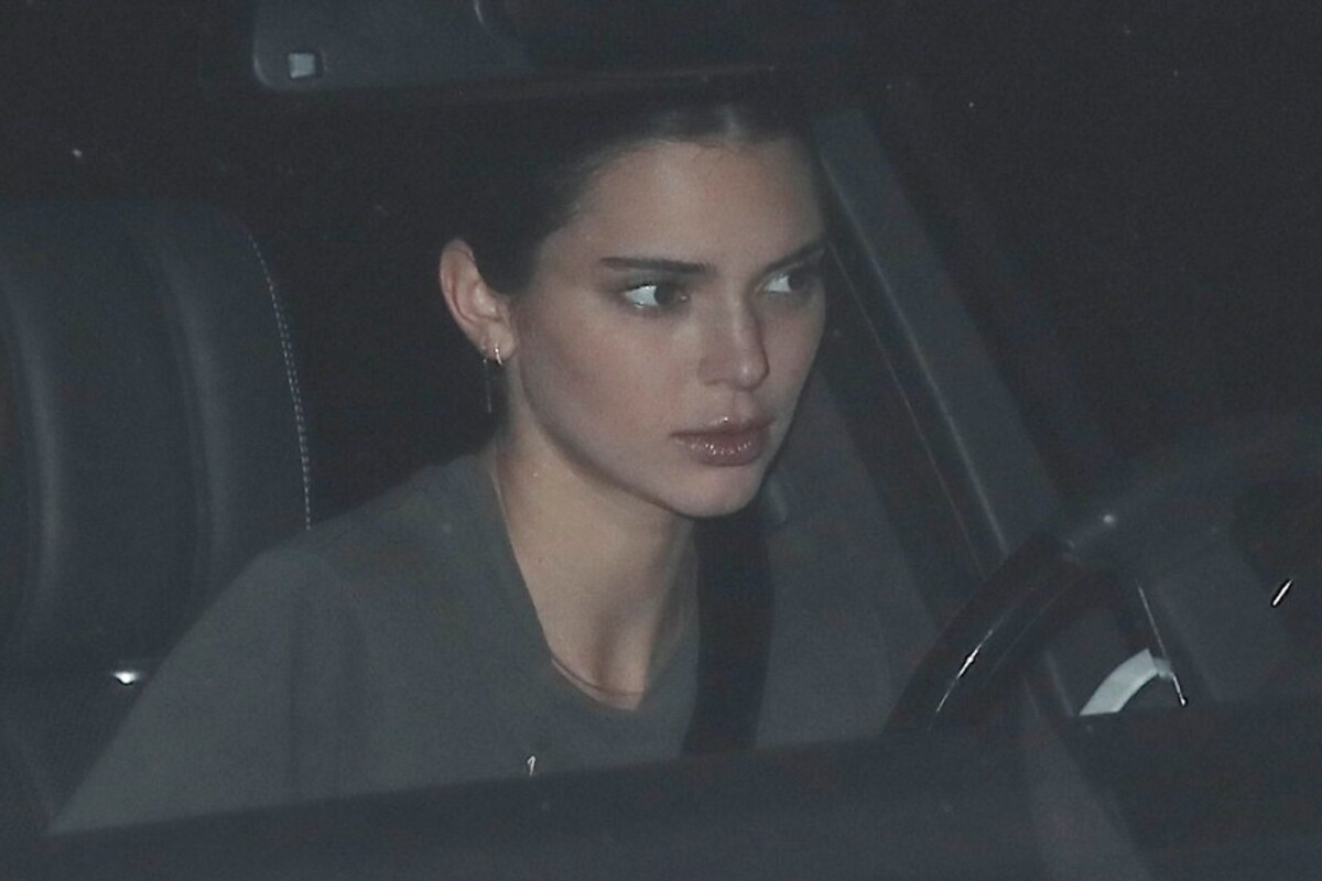Photo : Kendall Jenner et Anwar Hadid sont allés dîner avec des amis au ...