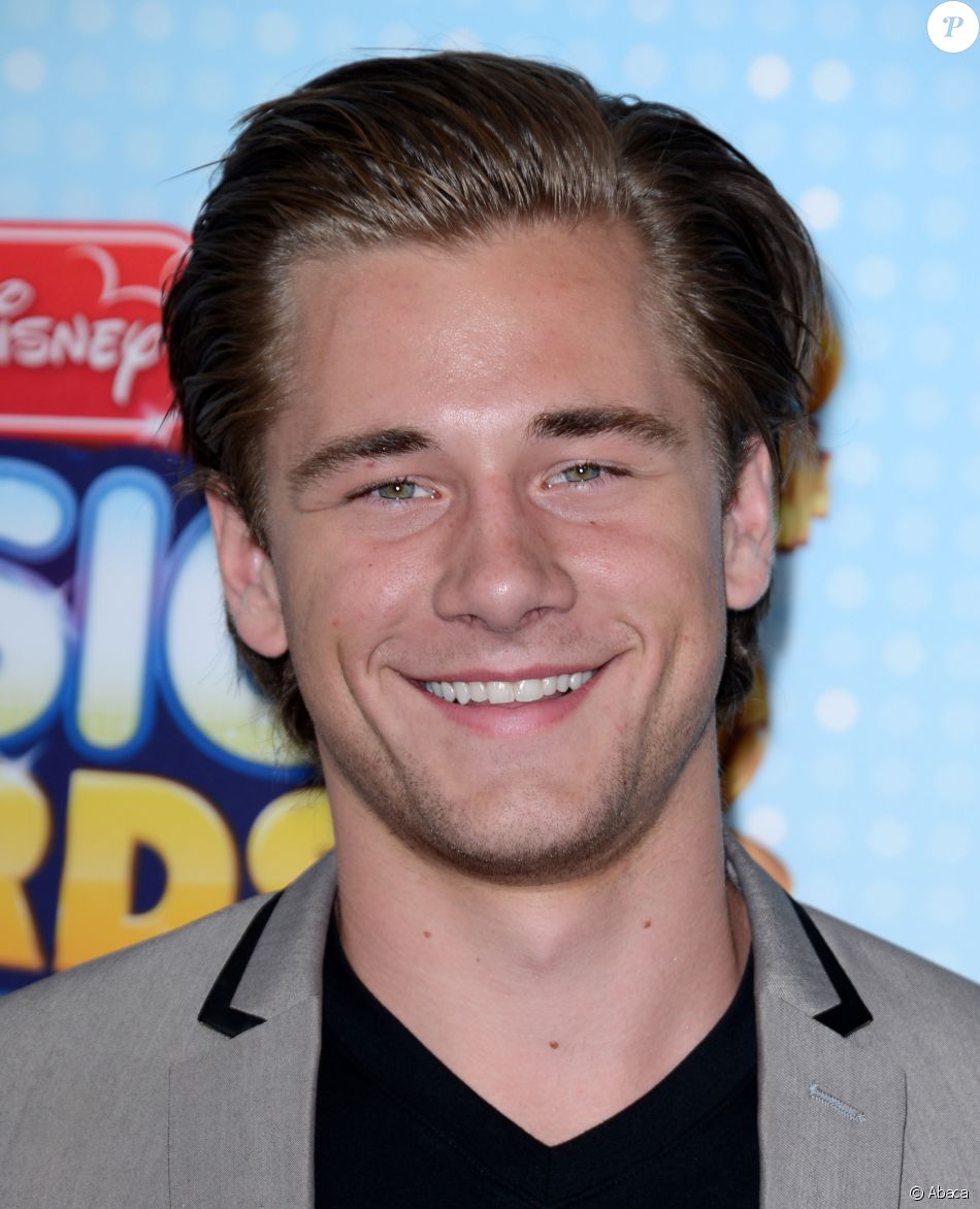 Luke Benward aux Radio Disney Music Awards 2013 - Purepeople