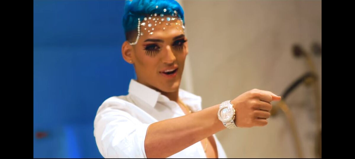 Photo : Kevin Fret dans le clip Diferente avec Mike Duran - Purepeople