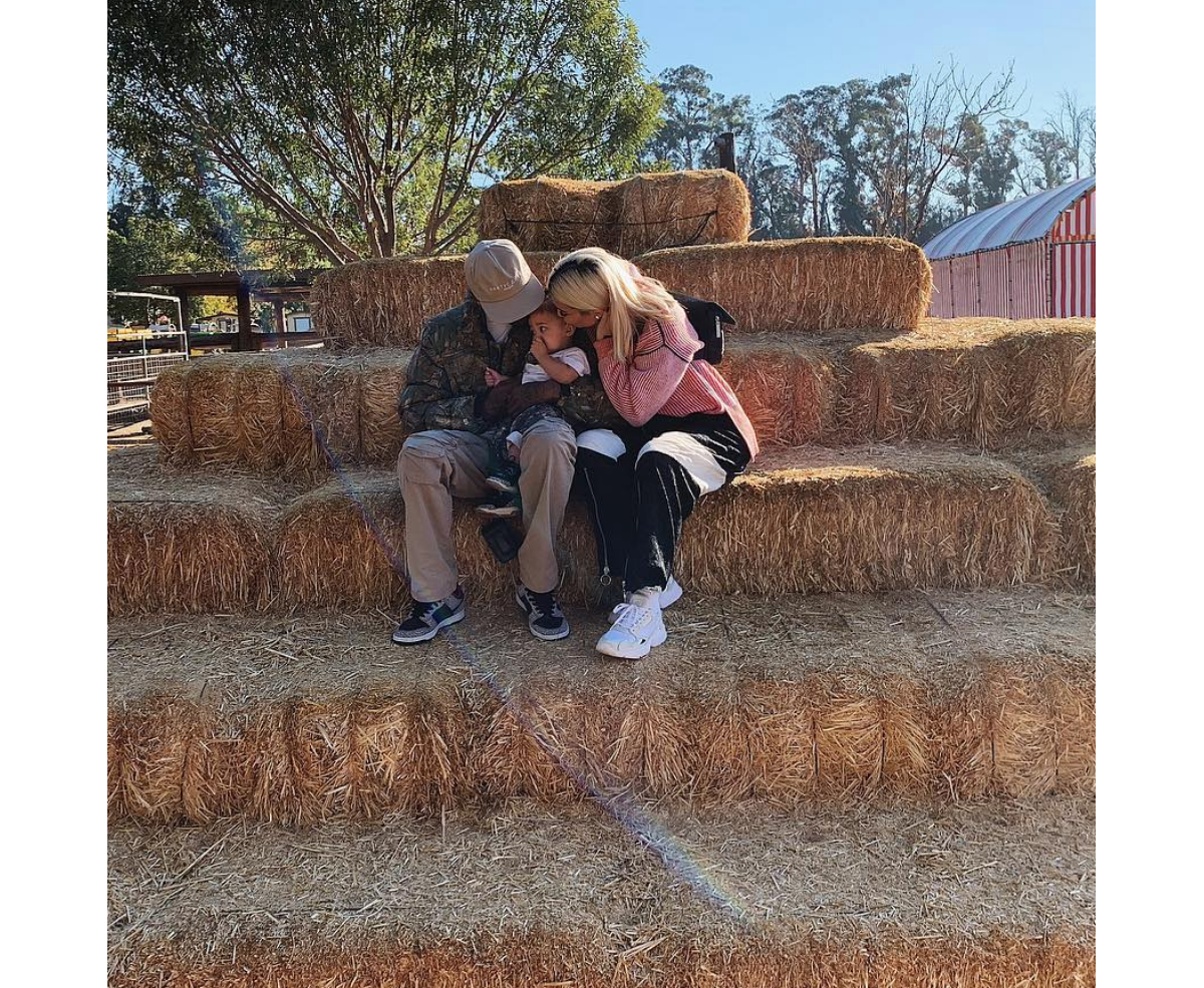 Photo : Travis Scott et Kylie Jenner avec leur fille Stormi. Photo ...
