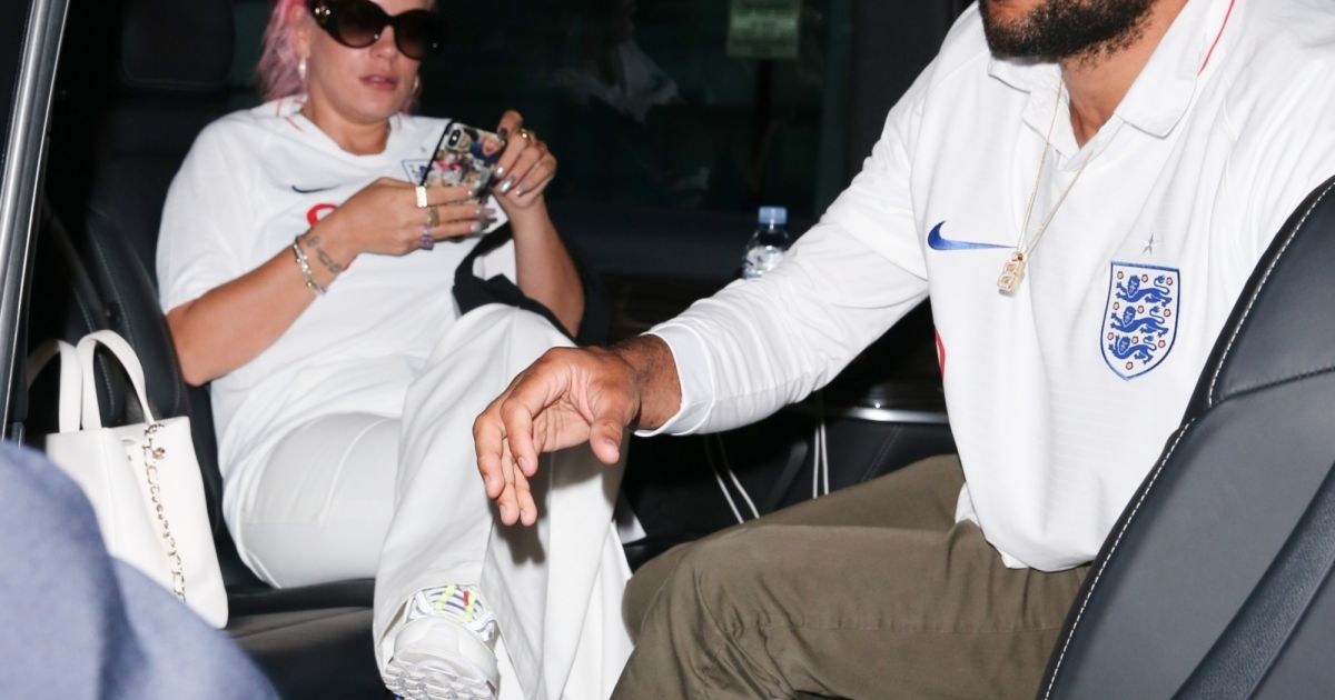 Lily Allen et son compagnon Meridian Dan quittent les studios de la BBC ...