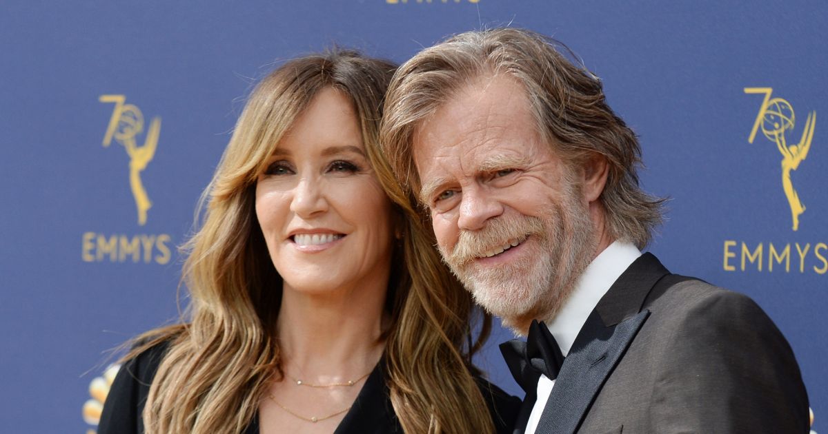 William H. Macy et sa femme Felicity Huffman au 70ème Primetime Emmy Awards au théâtre Microsoft ...