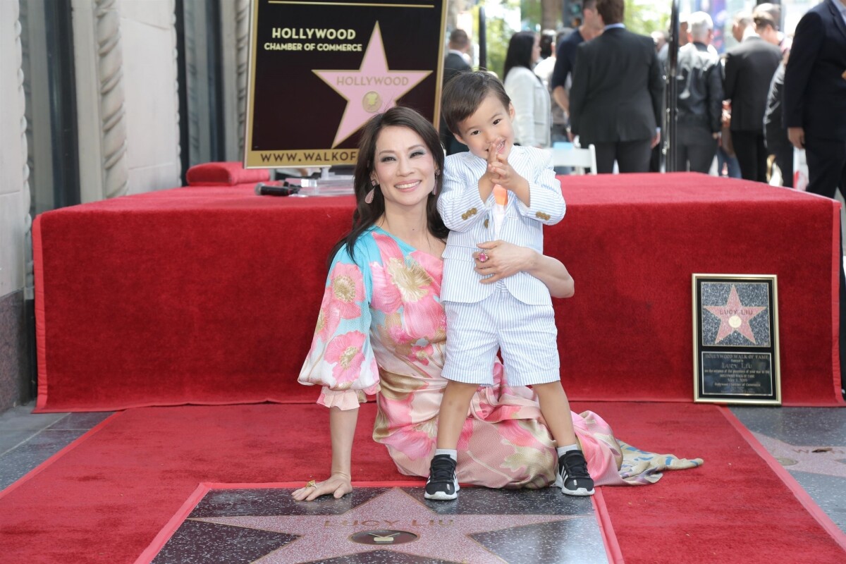 Photo : Lucy Liu et son fils Rockwell Lloyd - Lucy Liu reçoit son ...