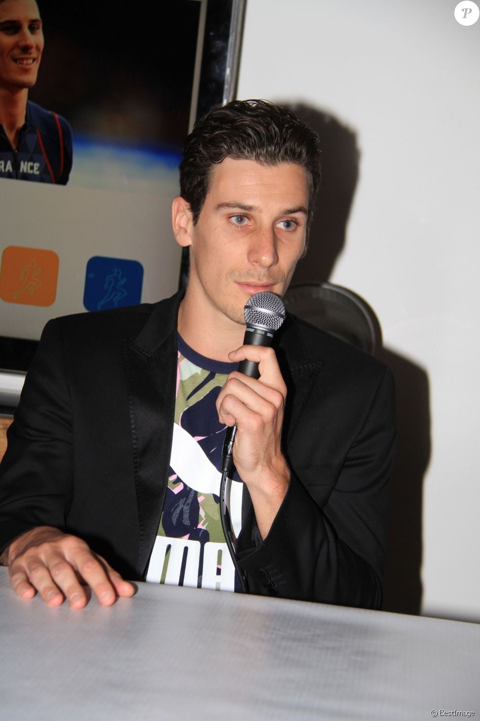 Pierre-Ambroise Bosse lors de la soirée Lancement Squarechamps au loft ...
