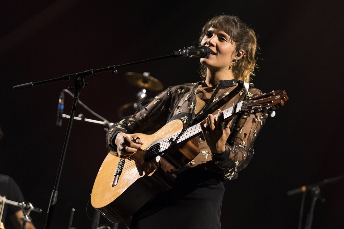 Photo : Exclusif - Vanille, fille de Julien Clerc, en première partie ...