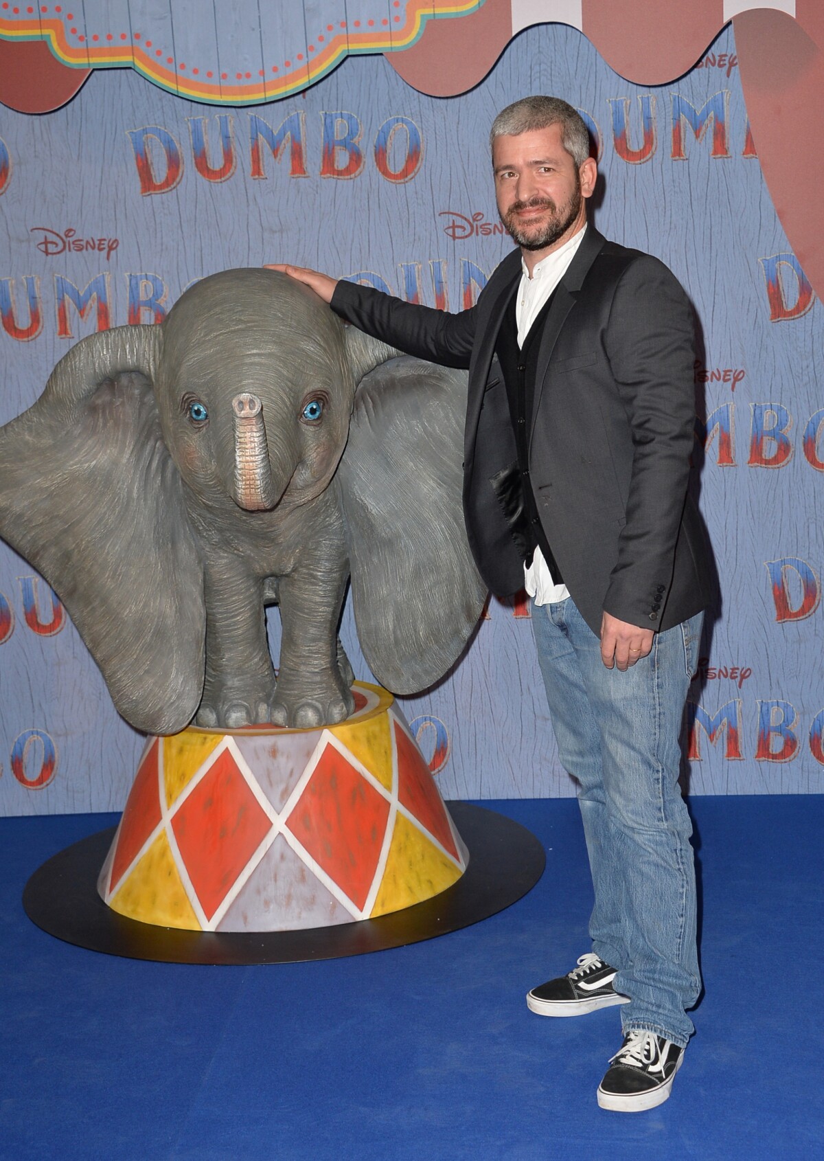 Photo : Le chanteur Grégoire - Première du film "Dumbo" au Grand Rex à ...