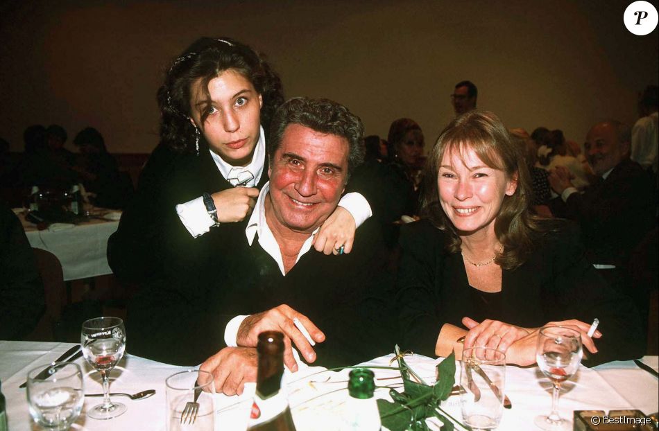 Gilbert Bécaud, sa femme et sa fill Jennifer. - Purepeople