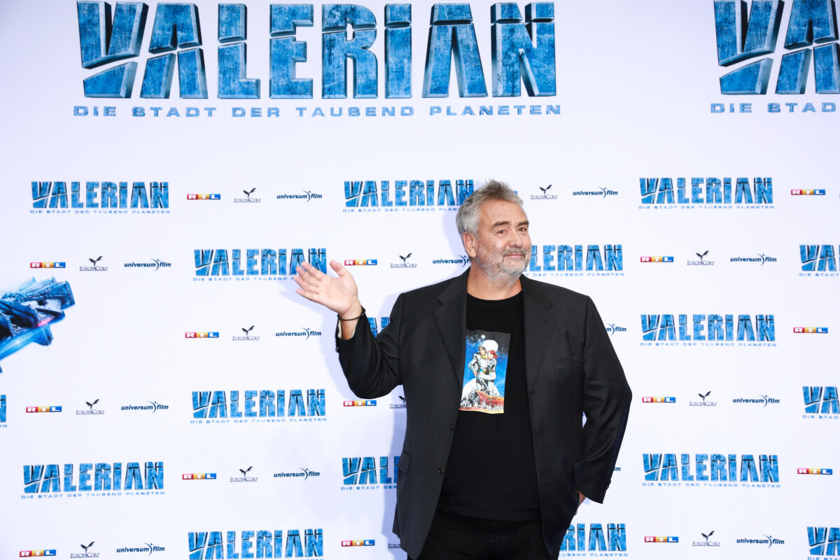 Photo : Luc Besson à la première de "Valérian et la Cité des milles ...