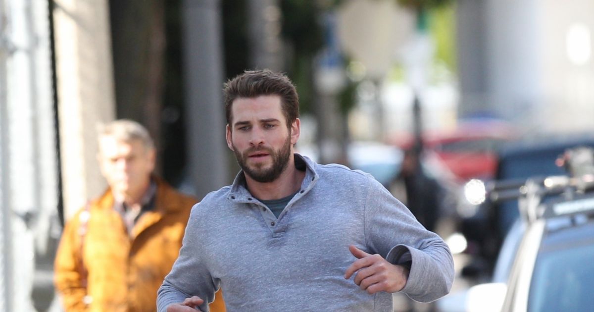 Exclusif - Liam Hemsworth tourne une scène du film Dodge and Miles à ...