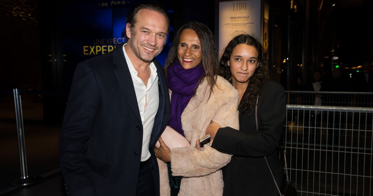 Exclusif - Vincent Perez et sa femme Karine Silla et leur fille Tess ...