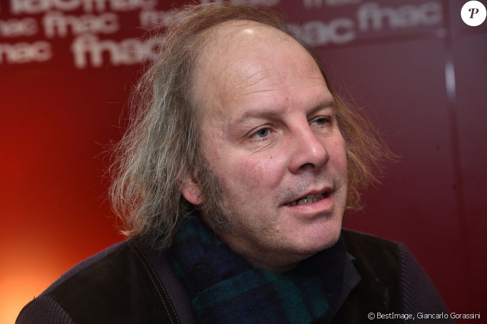 Exclusif - Philippe Katerine dédicace son nouvel album Confessions à la ...