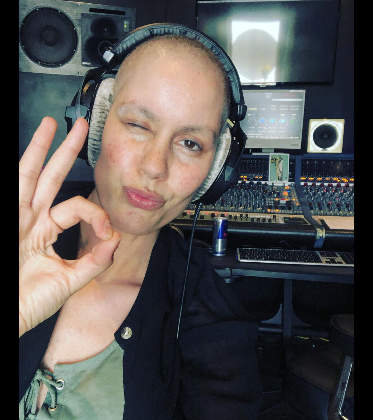 Photo : Fanny Leeb en studio, le 17 juin 2019 - Purepeople