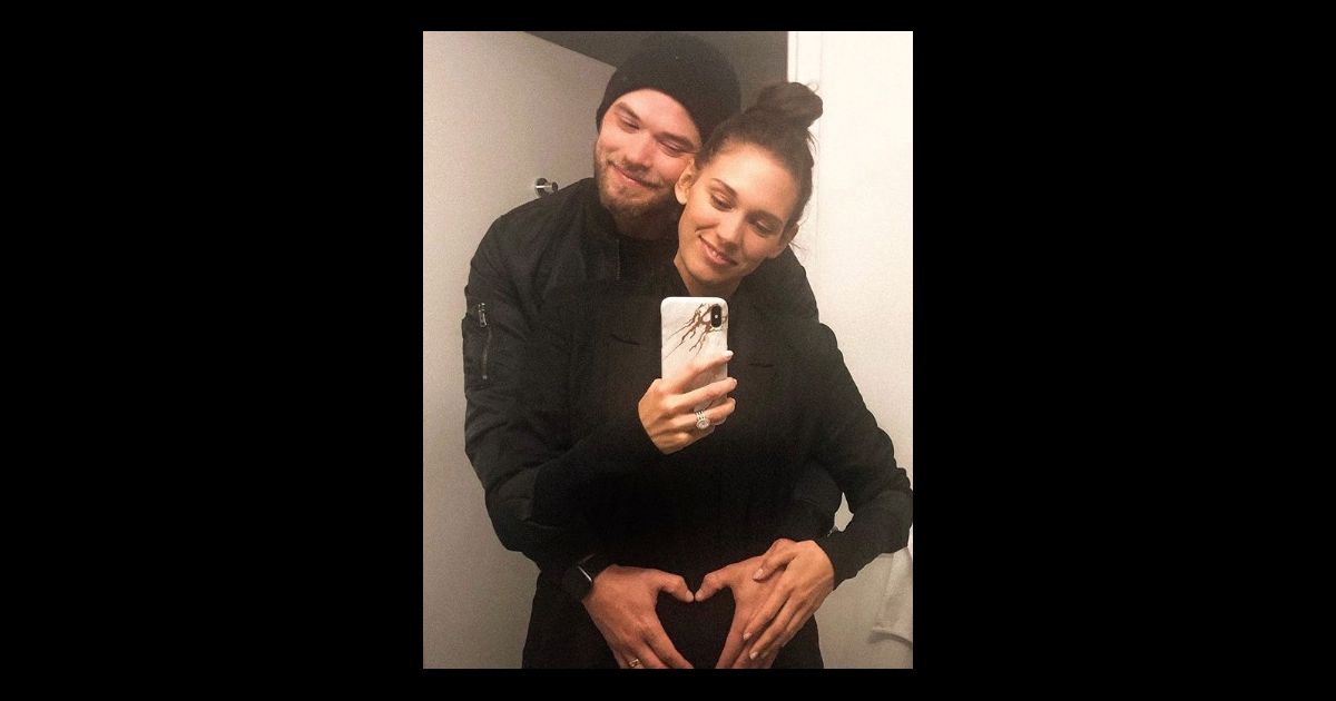 Kellan Lutz et sa femme Brittany Gonzales sur Instagram. Le 2 décembre 2019. - Purepeople