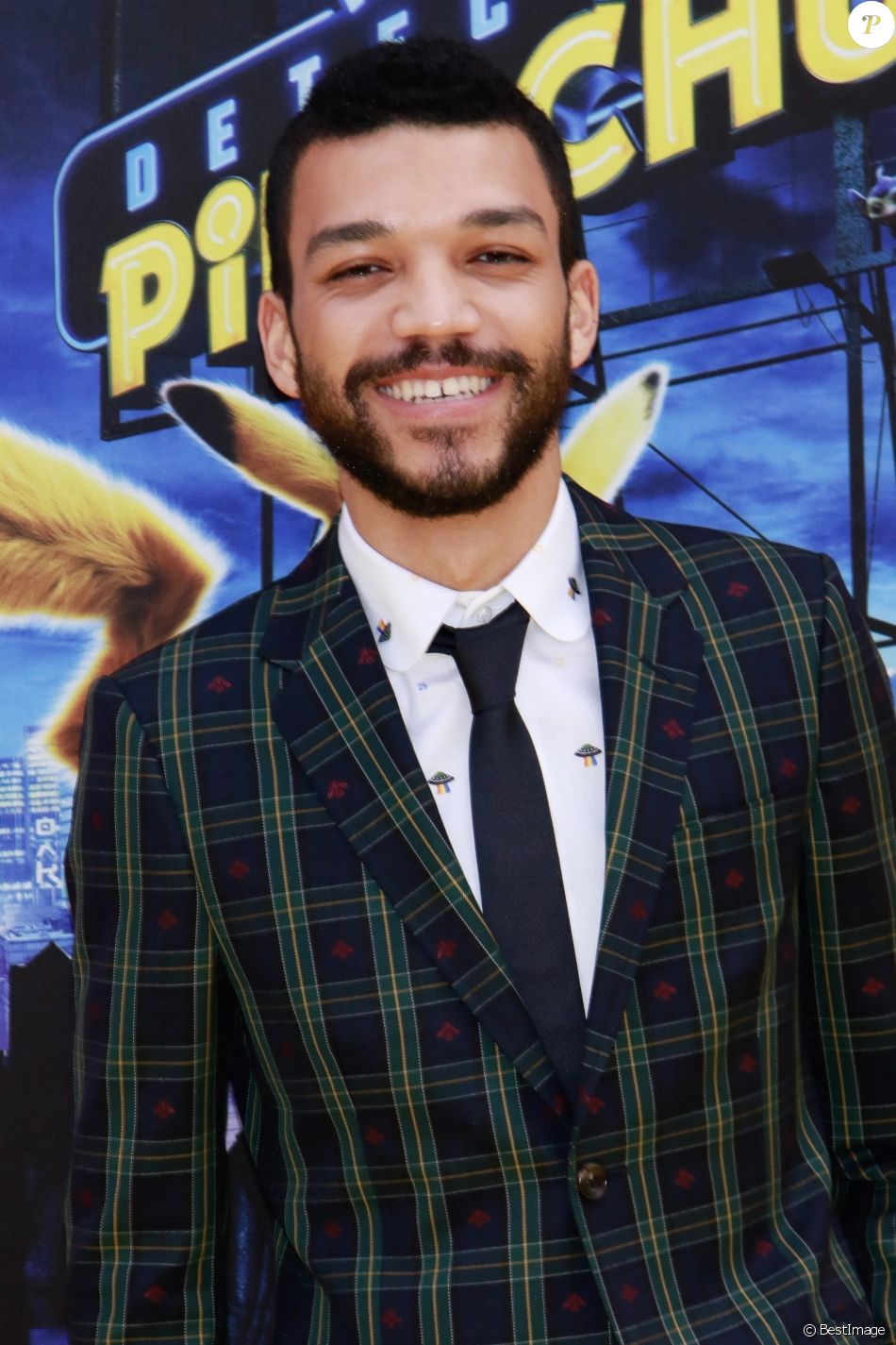 Justice Smith à la première de Pokemon Detective Pikachu au Military ...
