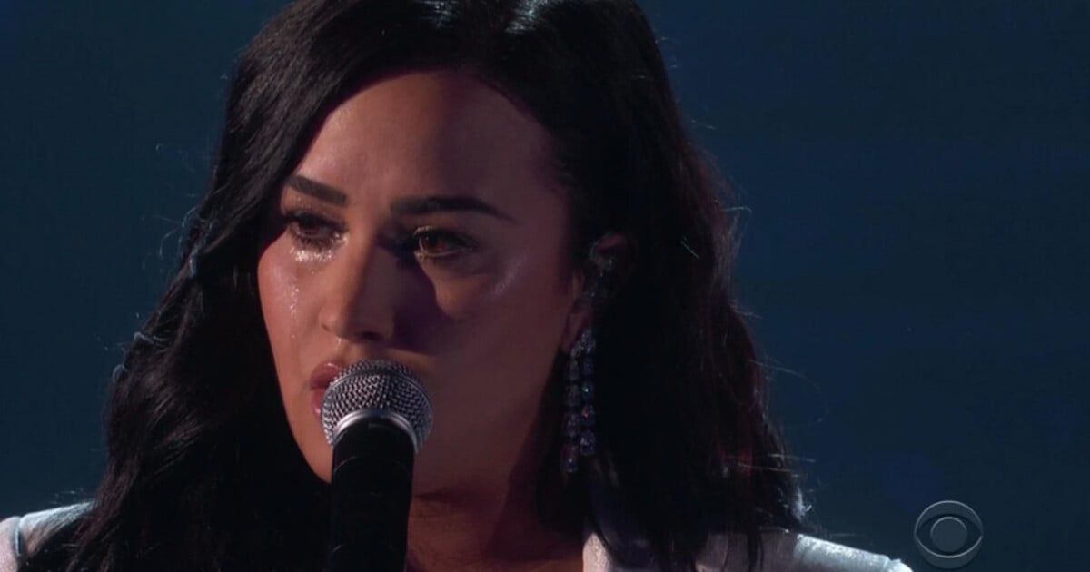 Demi Lovato effondrée : elle annonce la mort de son grand-père - Purepeople