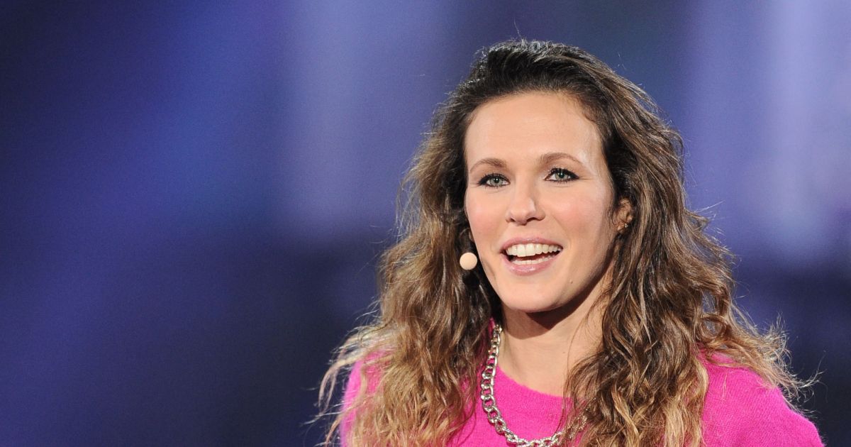 Exclusif - Laure Pester (Lorie) - Surprises - Enregistrement de l ...