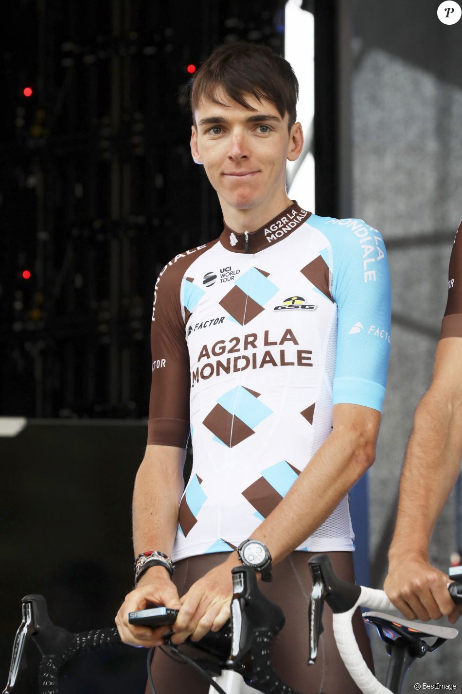 Romain Bardet au départ du Tour de France 2017 à Dusseldorf, en ...