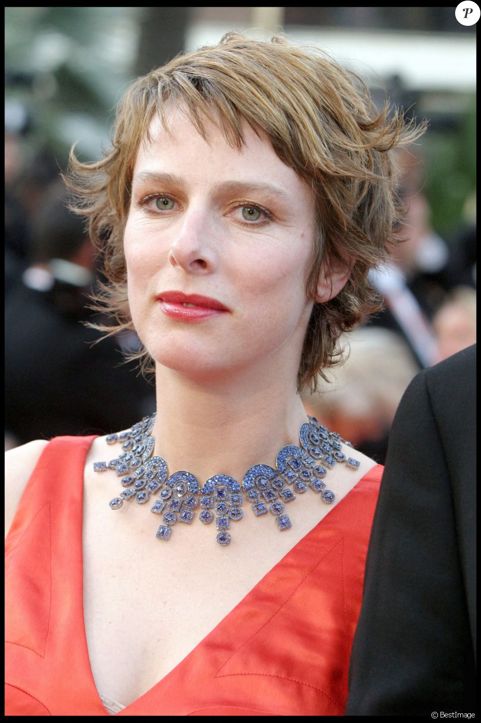 Karin Viard - Montée des marches pour La petite Lili - 56e festival de ...