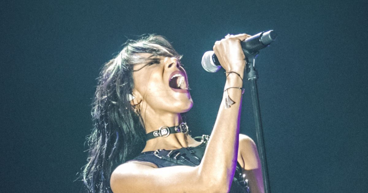 Exclusif - La chanteuse Shy'm en concert aux Folies Bergère à Paris. Le ...