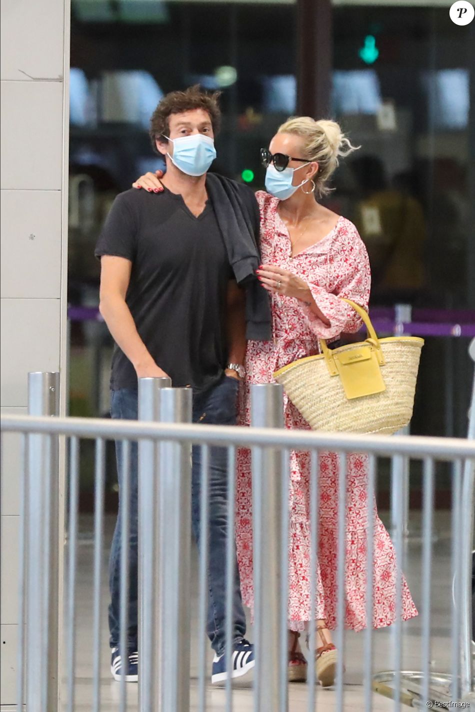 Exclusif - Laeticia Hallyday et son compagnon Pascal Balland prennent ...