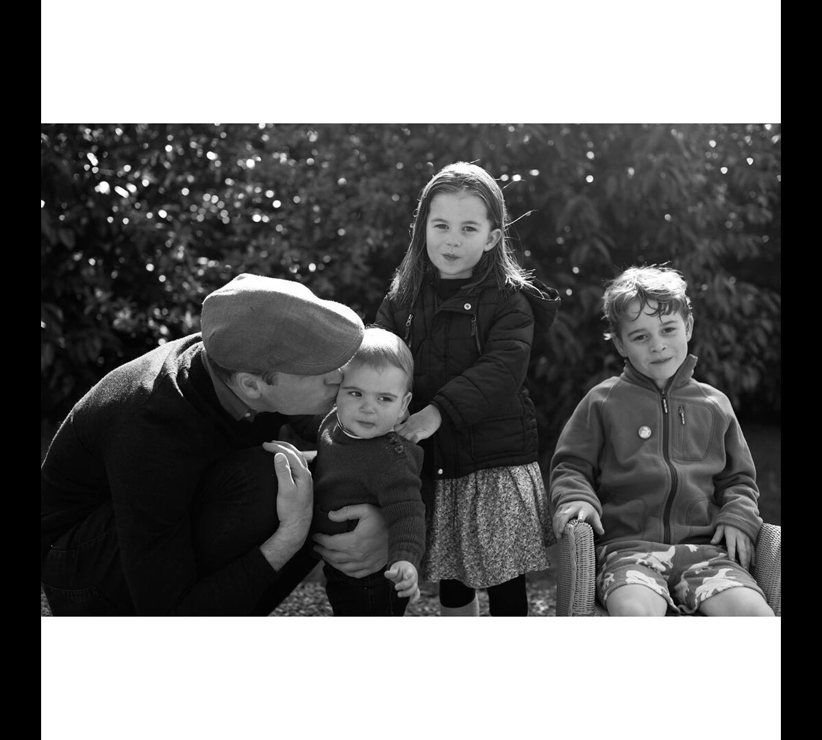 Photo : Portrait du prince William avec ses trois enfants, George ...