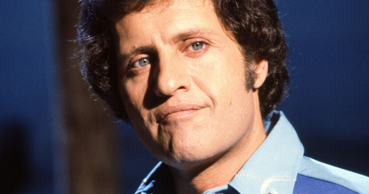 Joe Dassin : Son fils Jonathan perpétue une curieuse tradition ...
