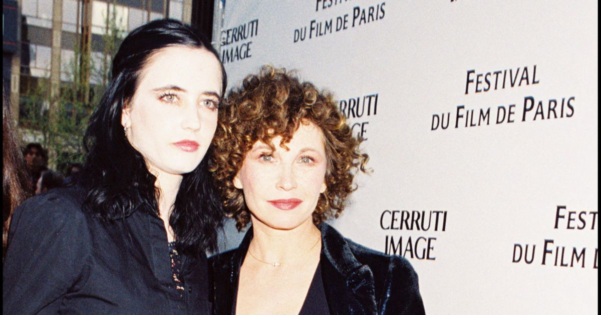 Archives - Eva Green et sa mère Marlène Jobert lors de l'ouverture du ...