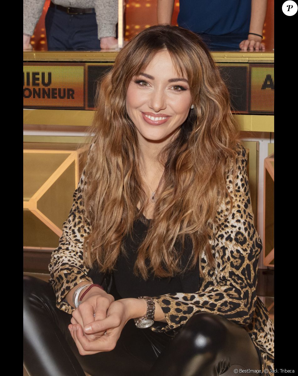 Delphine Wespiser s'offre de nouvelles fesses "galbées" : la Miss a ...