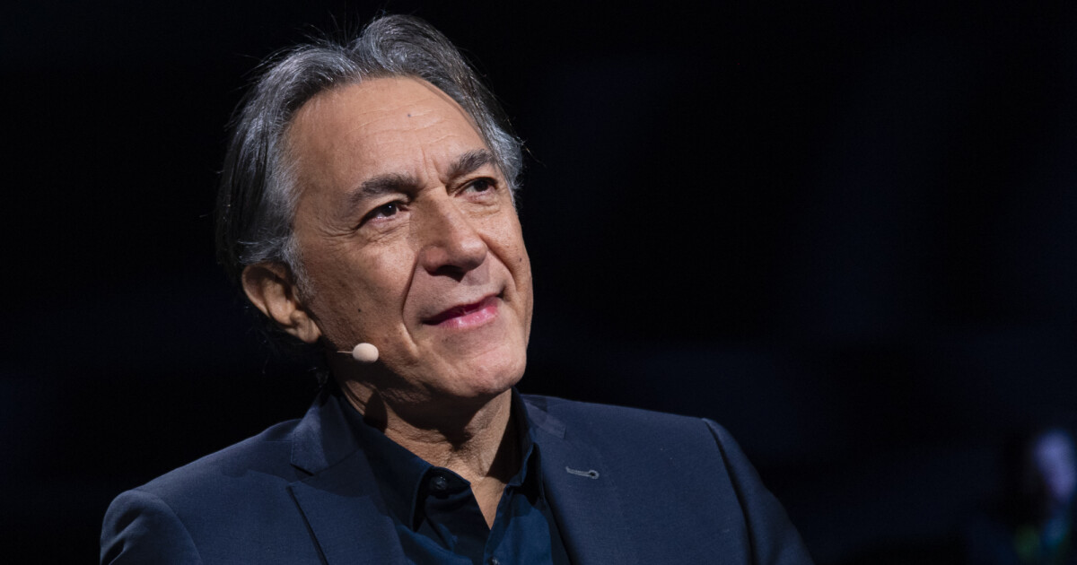 Richard Berry en deuil : première sortie publique... - Purepeople