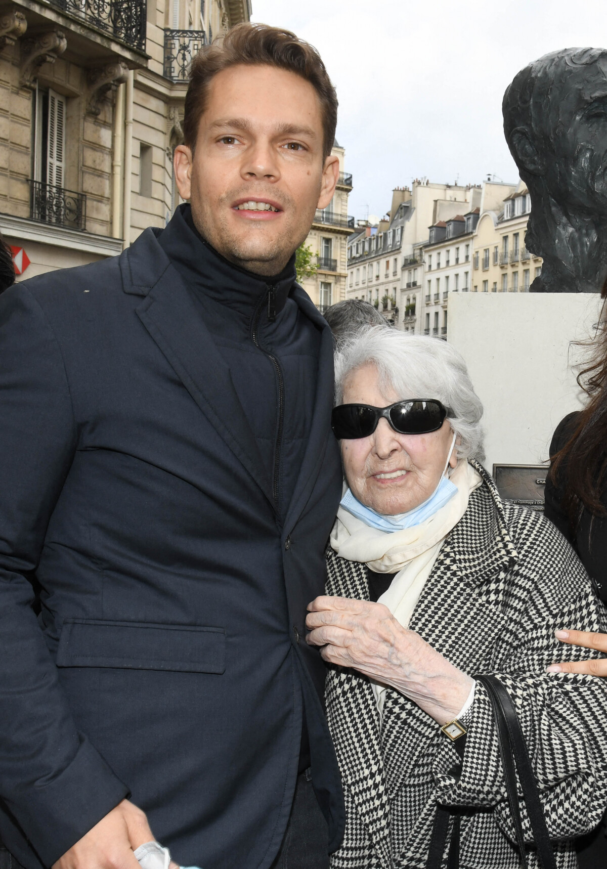 Photo : Inauguration du buste de Charles Aznavour et Aïda Aznavour ...