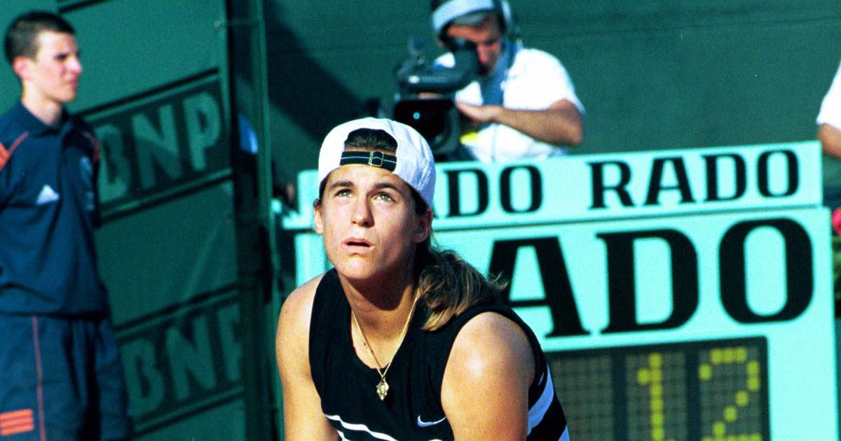 Amélie Mauresmo à Roland-Garros en 1999 - Purepeople