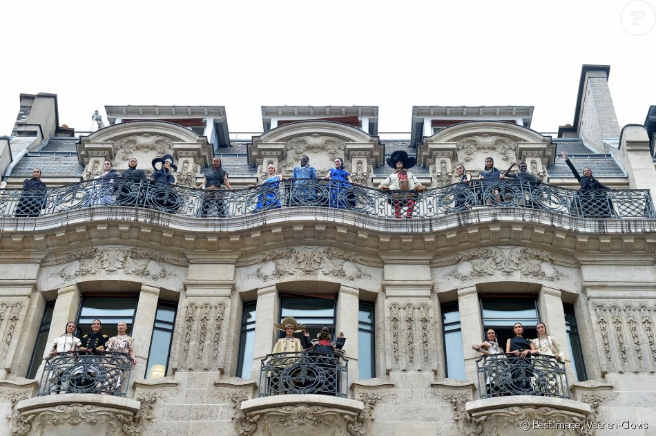 Kalash et sa compagne Clara Kata : sortie remarquée au défilé Jean Paul ...
