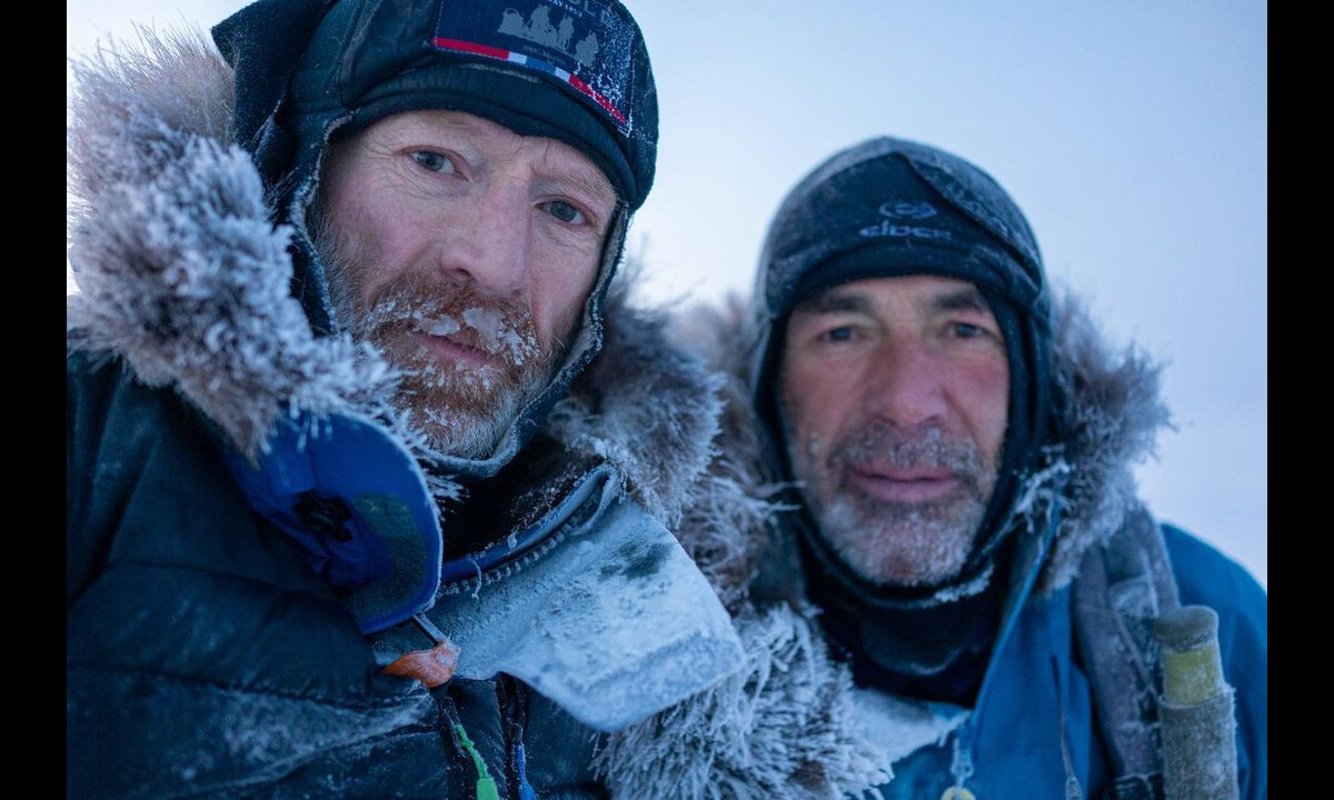 Photo : L'explorateur Mike Horn (à droite) en expédition au Pôle Nord ...