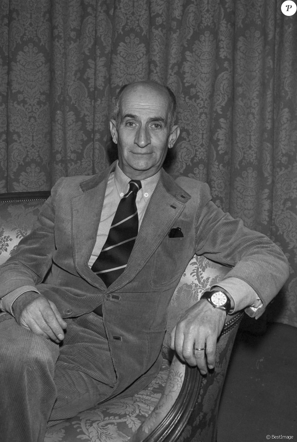 Archives - En France, à Paris, l'acteur Louis de Funès posant le 27 ...