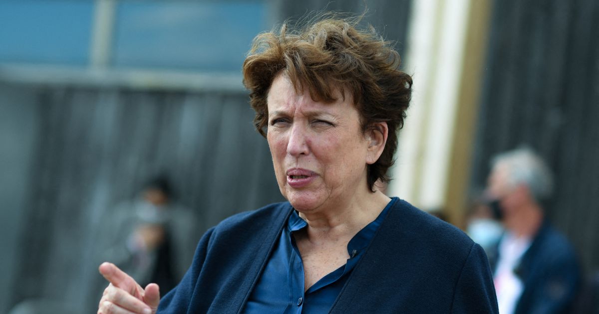 Roselyne Bachelot en visite au festival des Francofolies 2021 à La ...
