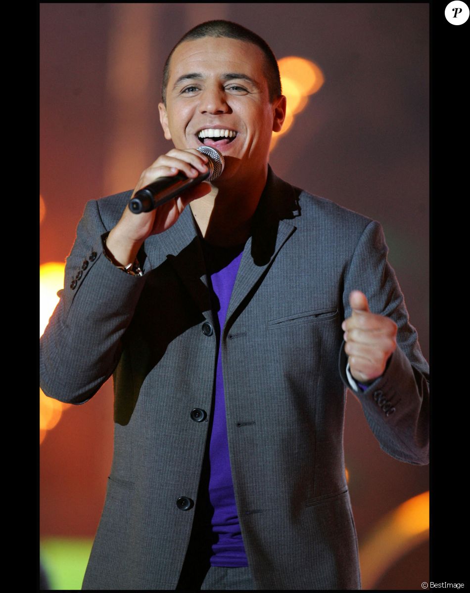 Faudel a bien changé : Que devient le chanteur qui a aujourd'hui 43 ans ...