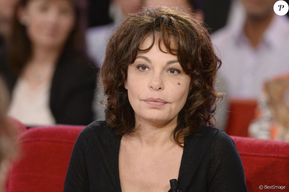 Isabelle Mergault malade : la comédienne souffre depuis 6 ans ! : le ...