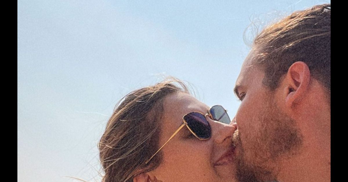 Camille Cerf A Passsé Les Vacances Dété Avec Son Chéri Le Mannequin