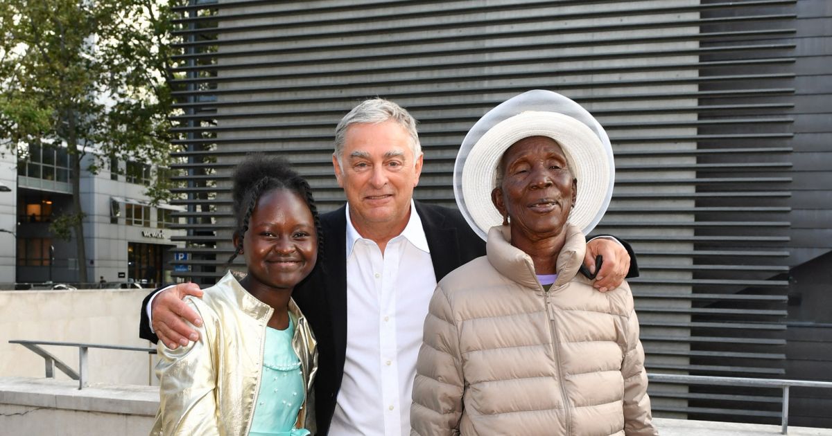 Pascal Plisson, Priscilla Sitienei alias Gogo et sa petite fille ...