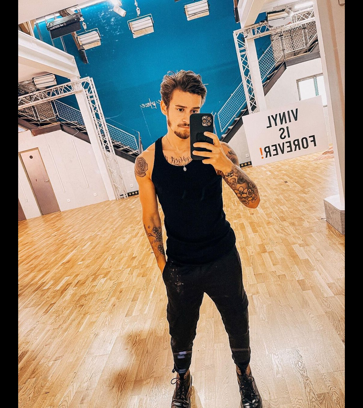 Photo : Adrien Caby en salle de répétitions pour "Danse avec les stars ...