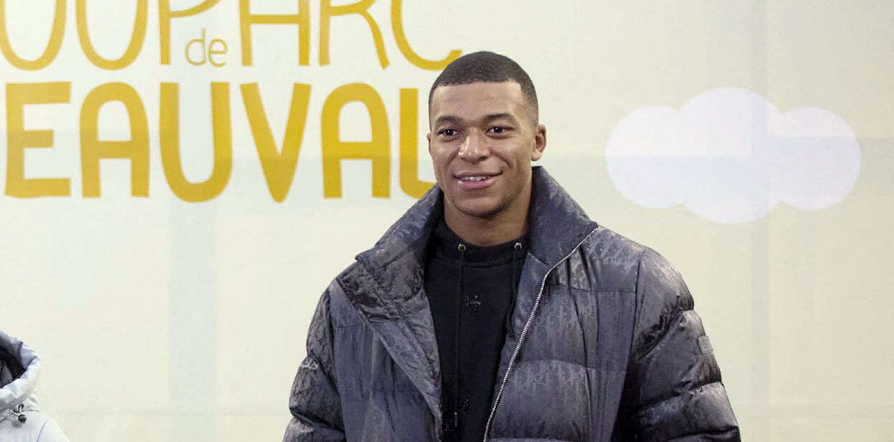 Kylian Mbappé avec des bébés pandas : photos de la rencontre improbable ...