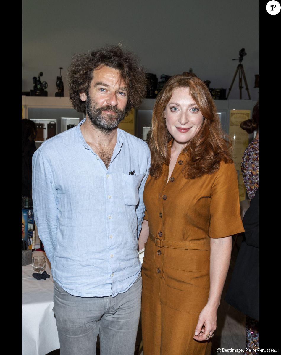 Sarah Stern enceinte dans Les Tuche 4 : une grossesse surprise pour la ...