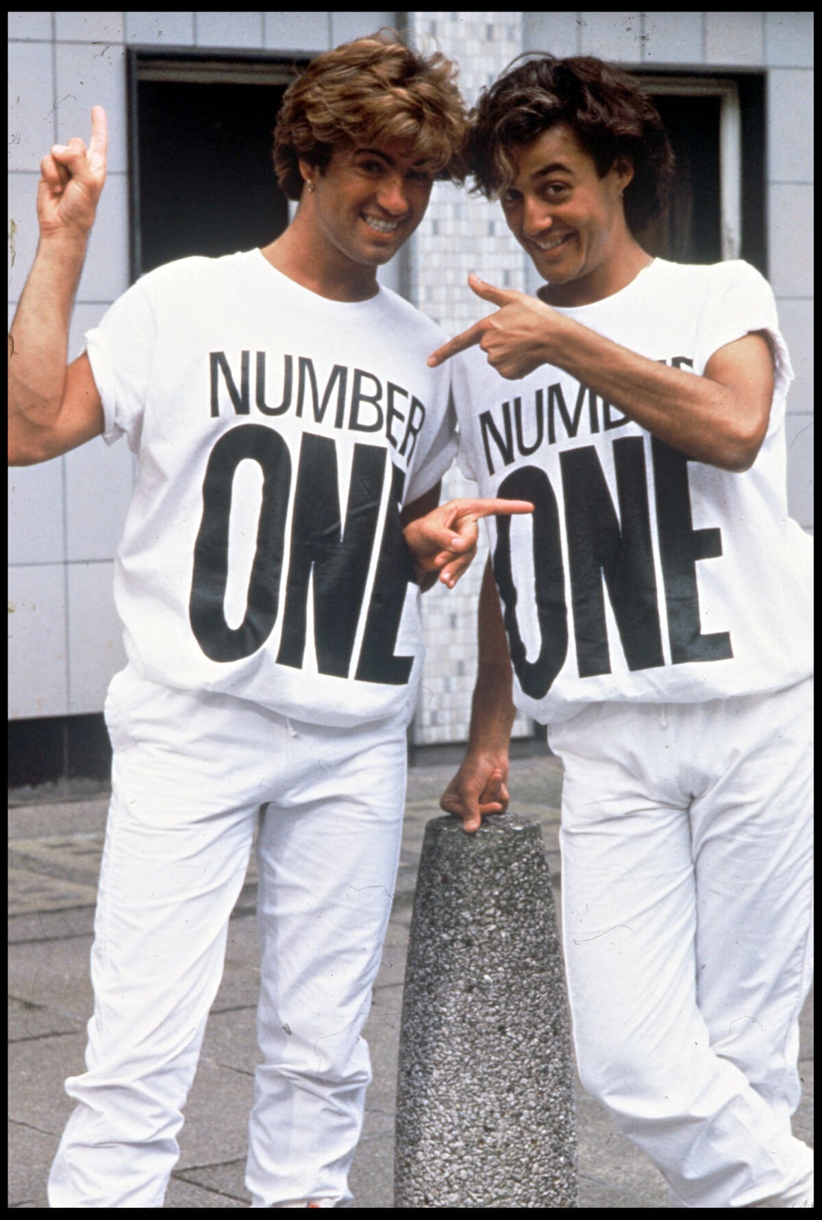 Photo : George Michael et Andrew Ridgley du groupe Wham en 1984 ...