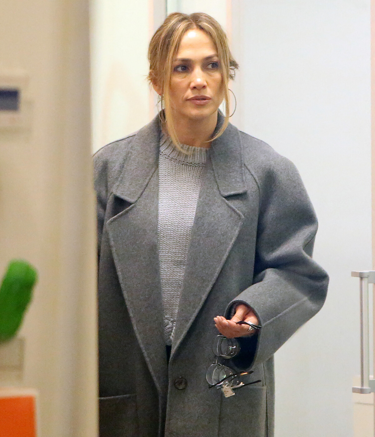Photo : Jennifer Lopez chez Lens Crafters à Westwood, Los Angeles ...