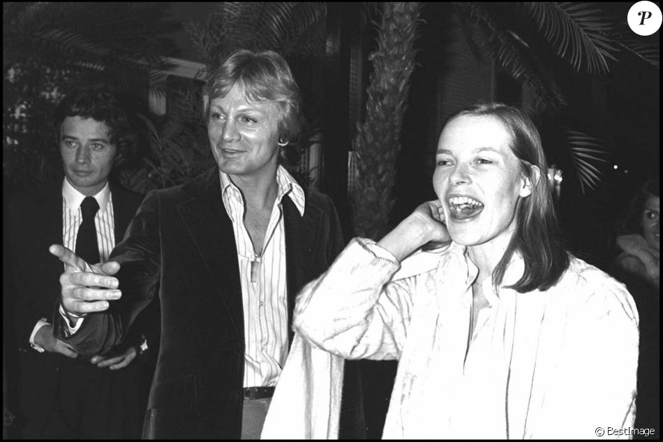 Jean-Luc Brunel, Claude François et une amie en soirée au Régine's en ...