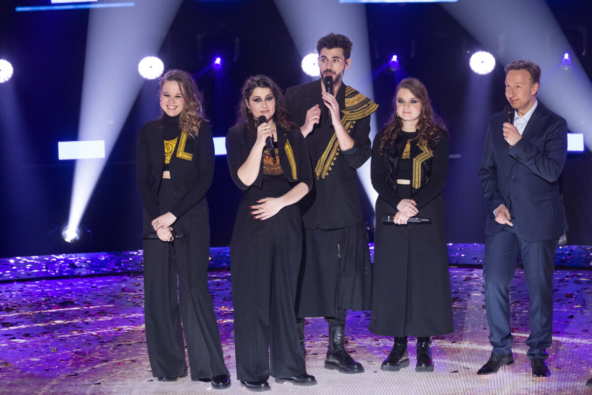 Photo : Alvan & Ahez, Stéphane Bern - Le groupe "Alvan & Ahez ...