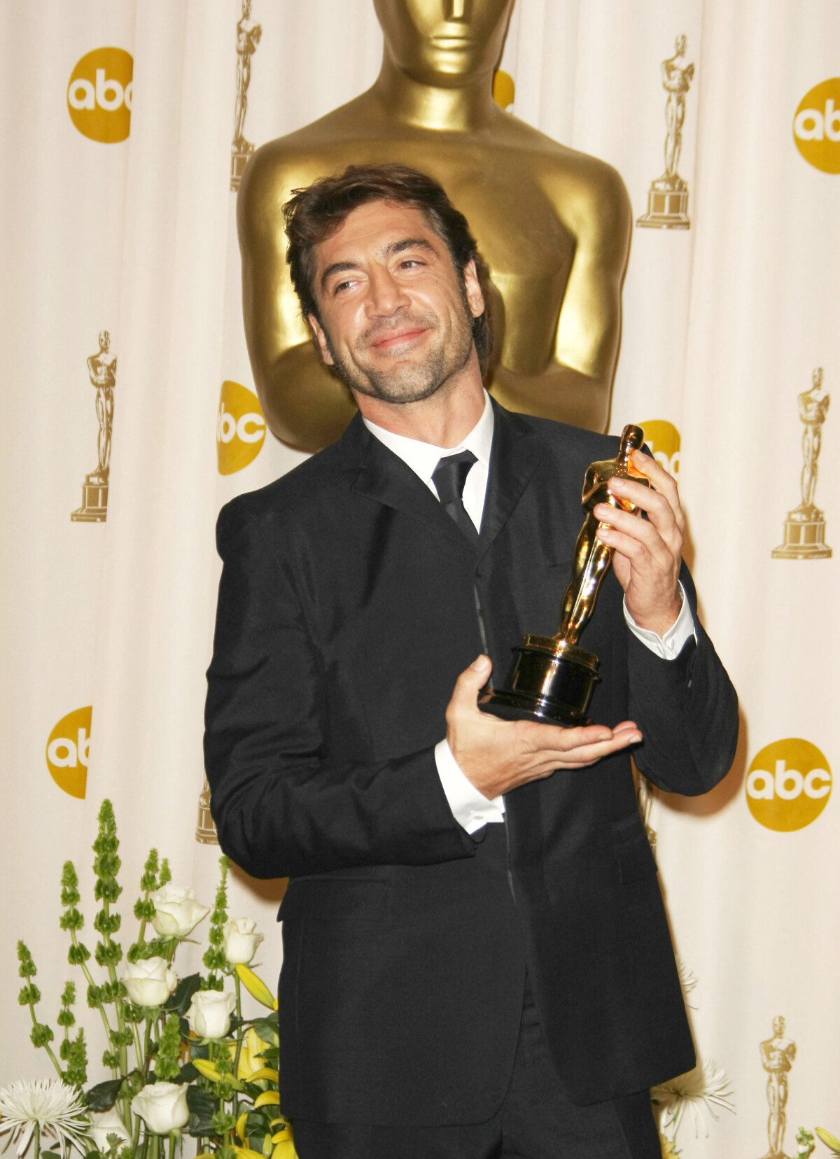Photo : Javier Bardem et son Oscar pour le film "No Country for Old Men ...