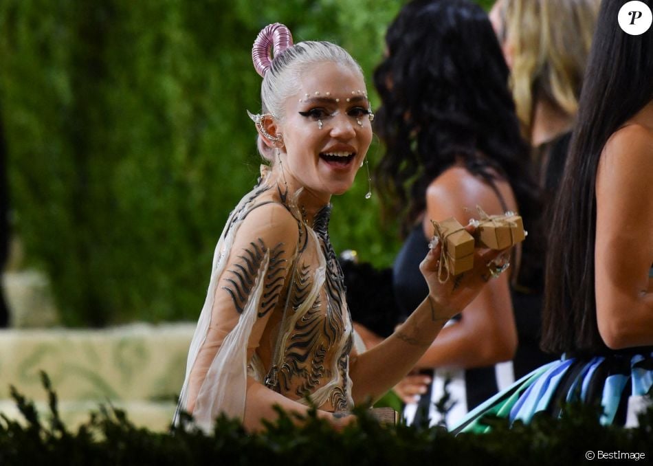Grimes, aka Claire Elise Boucher, à la soirée du Met Gala (Met Ball ...